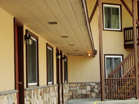 Lewiston Lodge - Casual Dining & Lodging